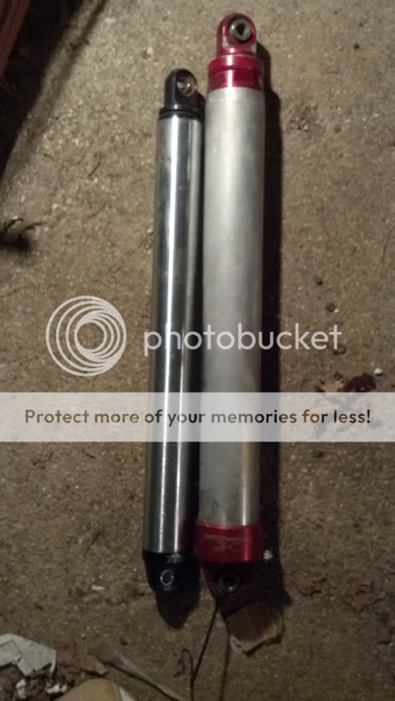 Racerunner 2.5x16 air shocks | Pirate 4x4