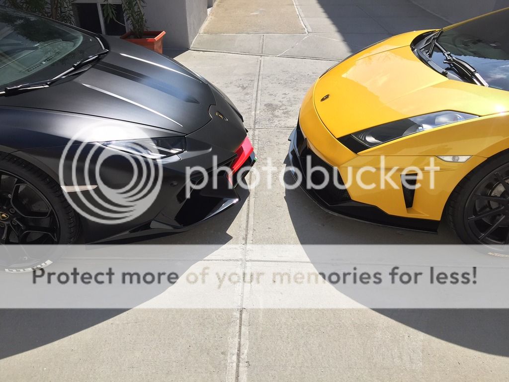 My 2 sexy IMS girls. | Lamborghini Talk